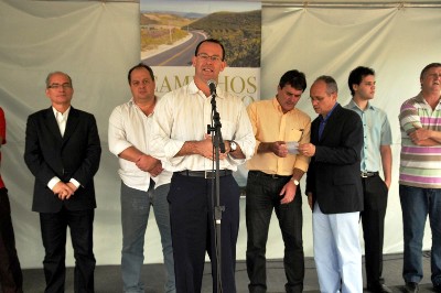 Pavimentação no Alto Caxixe